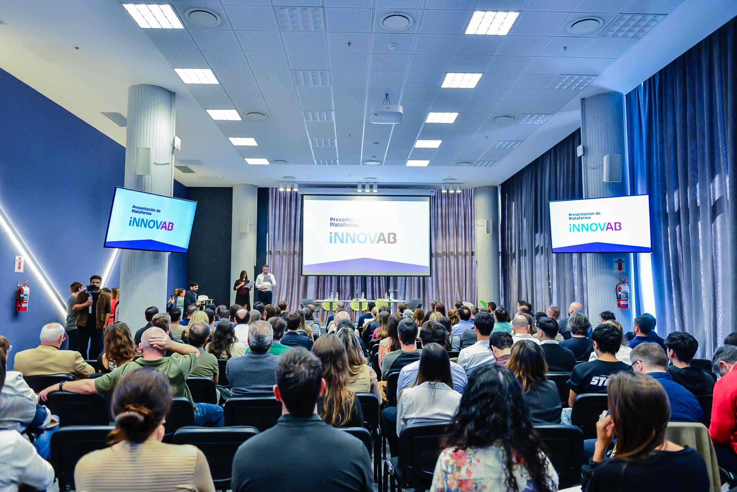 iNNOVAB se presentó en el Córdoba Govtech Summit 2025 con una gran convocatoria - CORLAB
